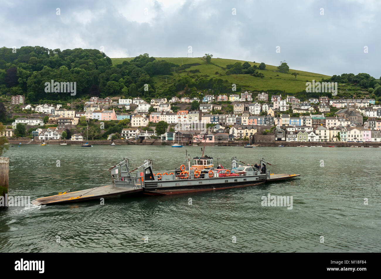 KINGSWEAR, DEVON - JUNE 06 2009: The historic Lower Ferry heading from ...