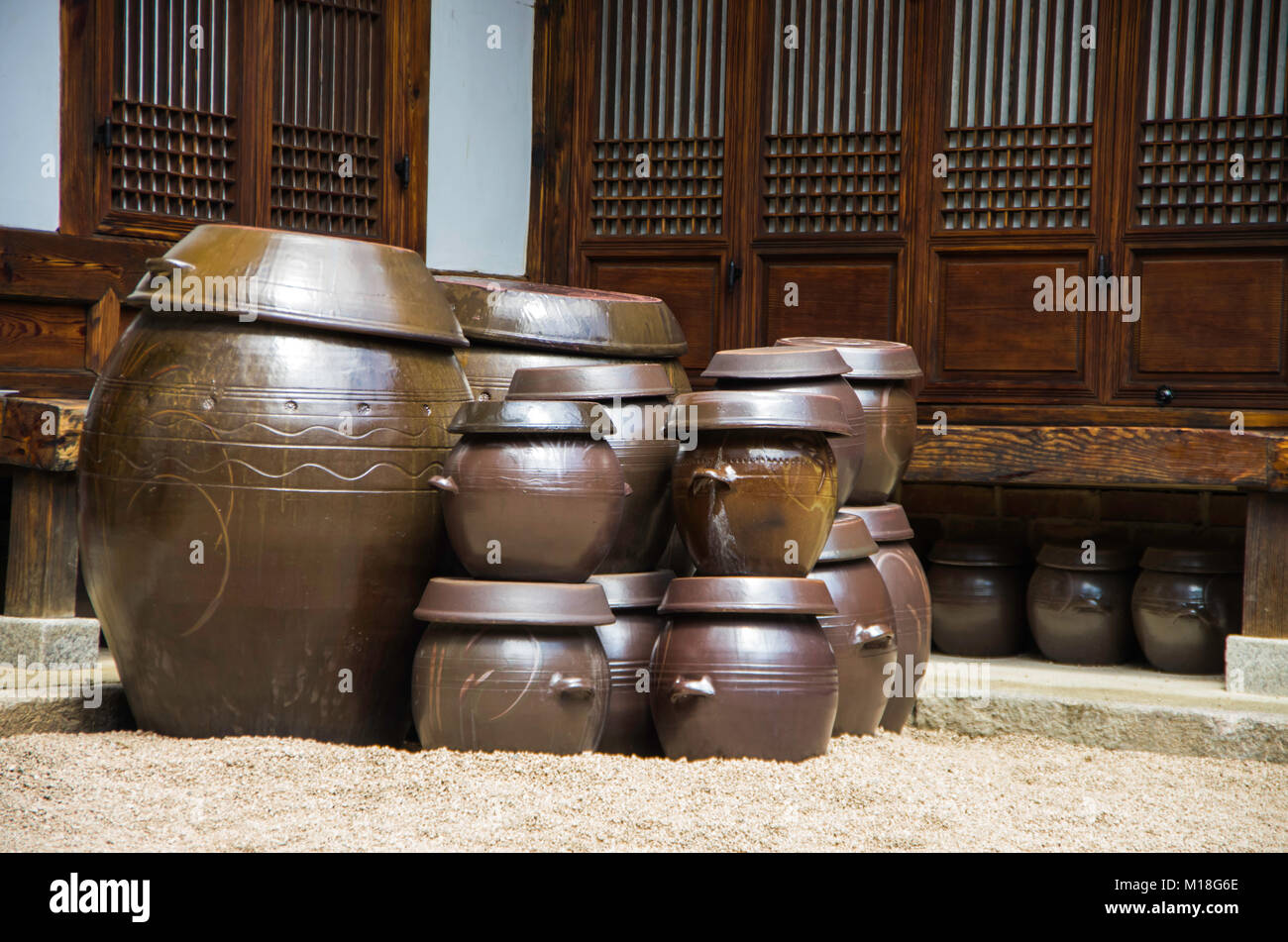 Ancient korean kitchen hi-res stock photography and images - Alamy