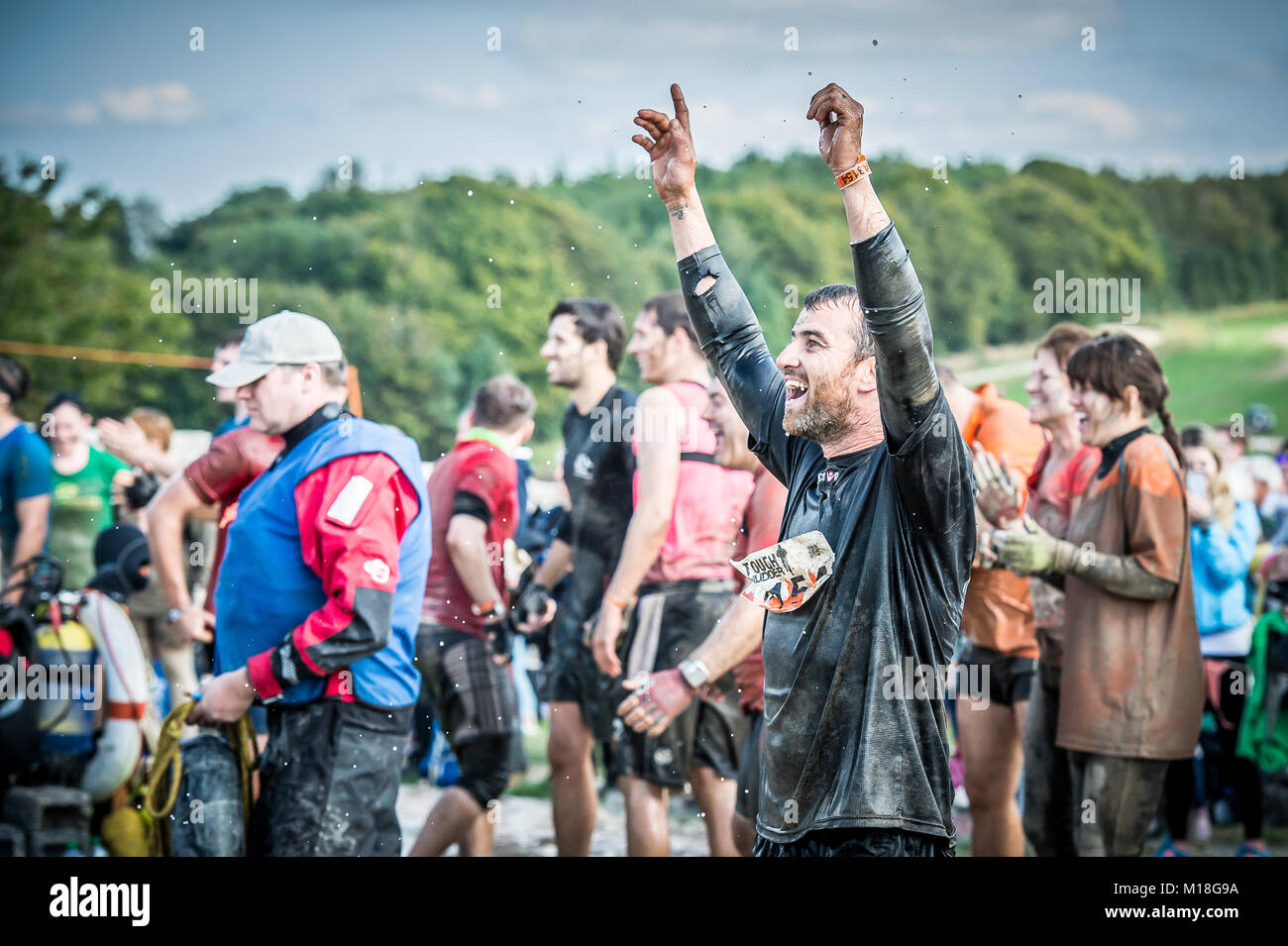 Assault course team hi-res stock photography and images - Alamy