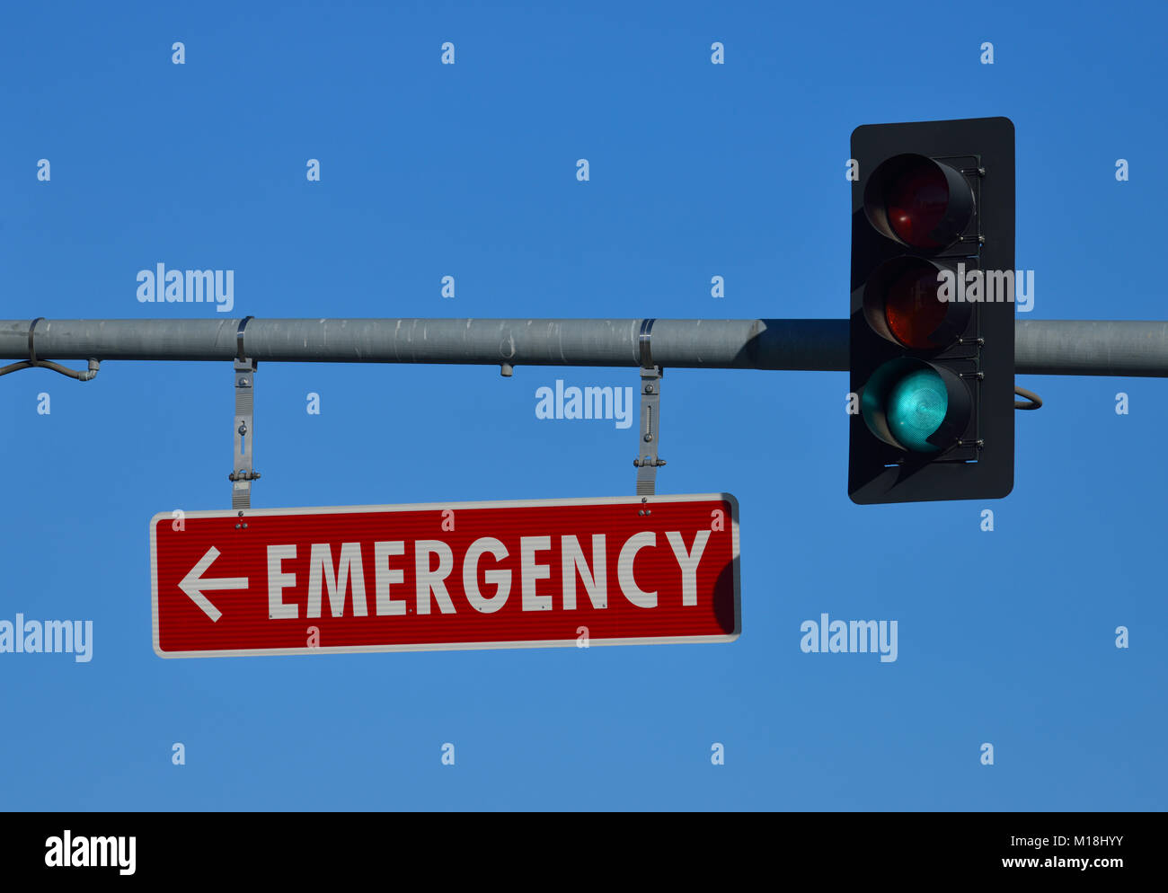 First aid center sign hi-res stock photography and images - Alamy