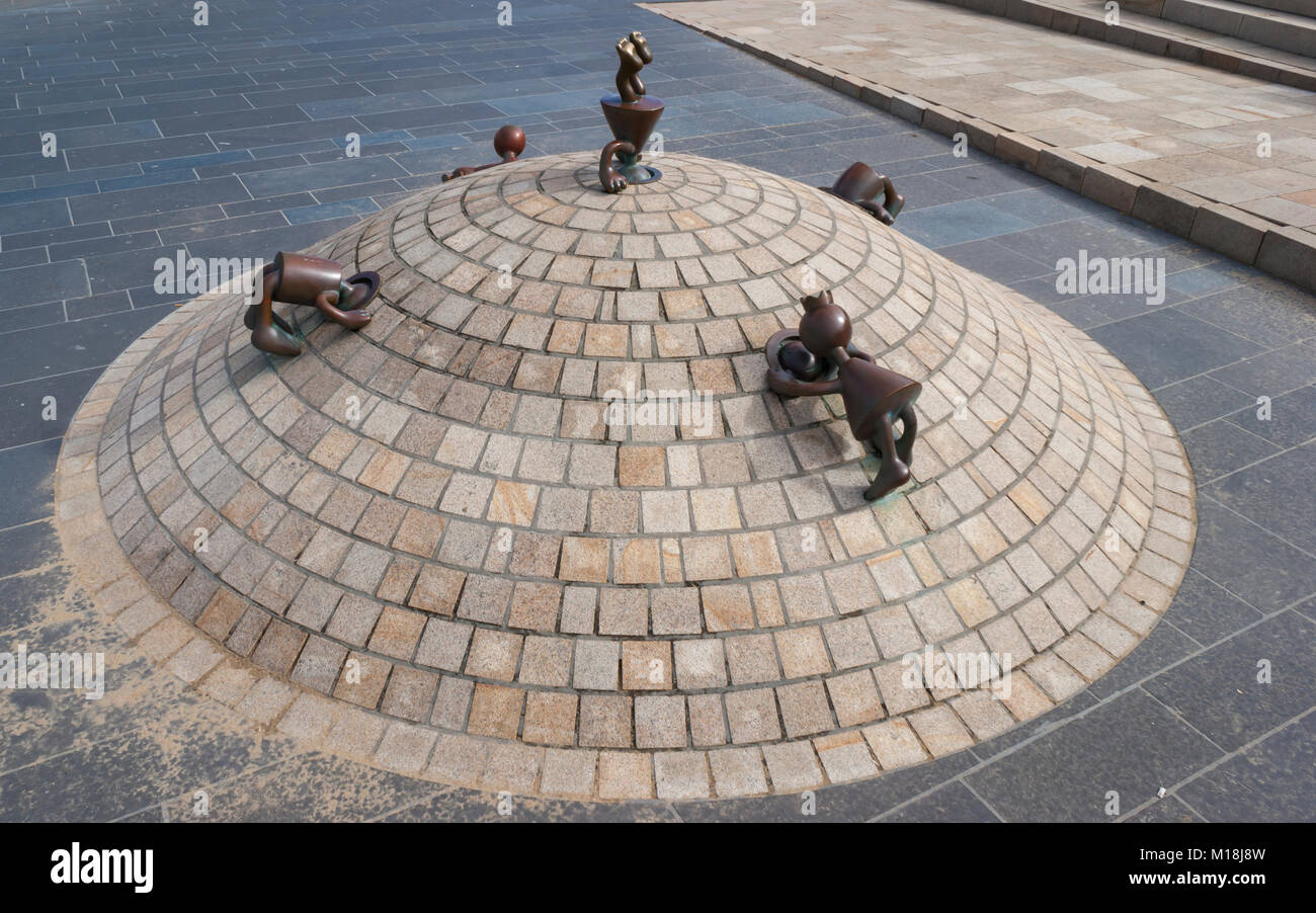 Curious Figures. Bronze sculptures by Tom Otterness. Fairytale ...