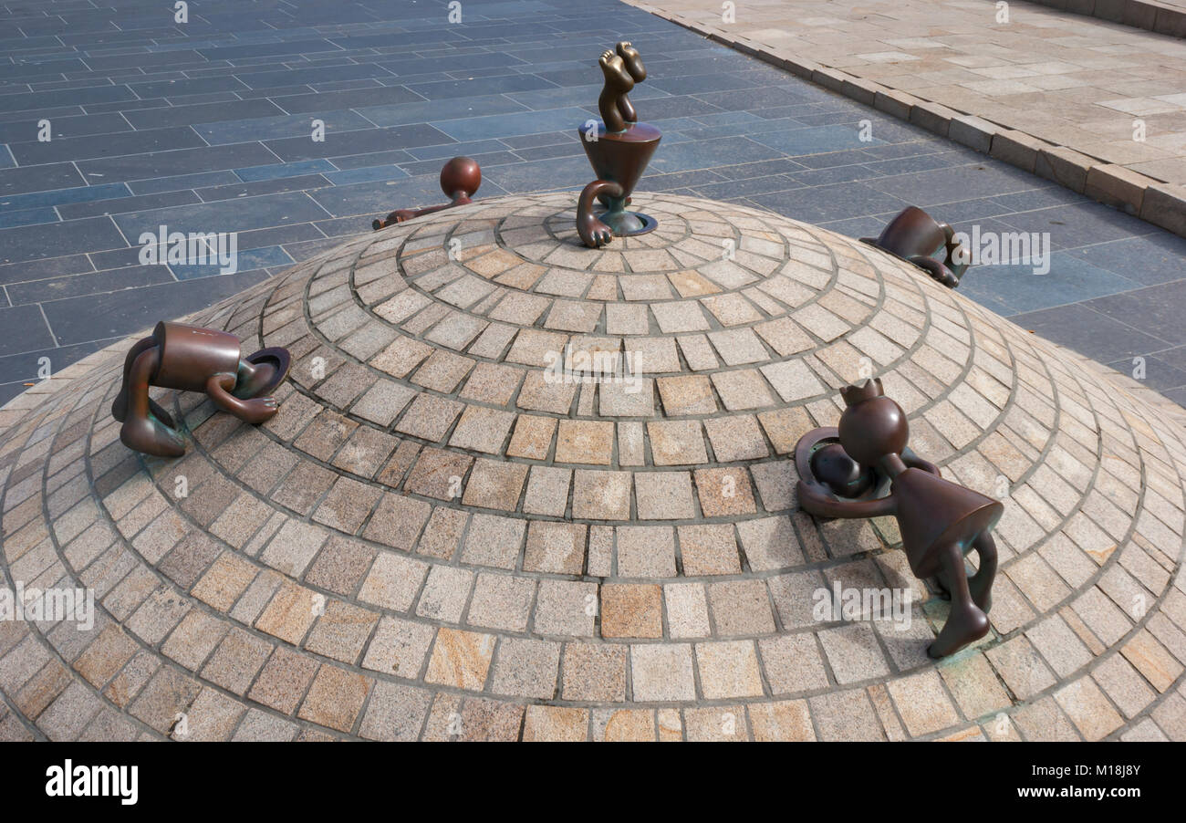 Curious Figures. Bronze sculptures by Tom Otterness. Fairytale ...