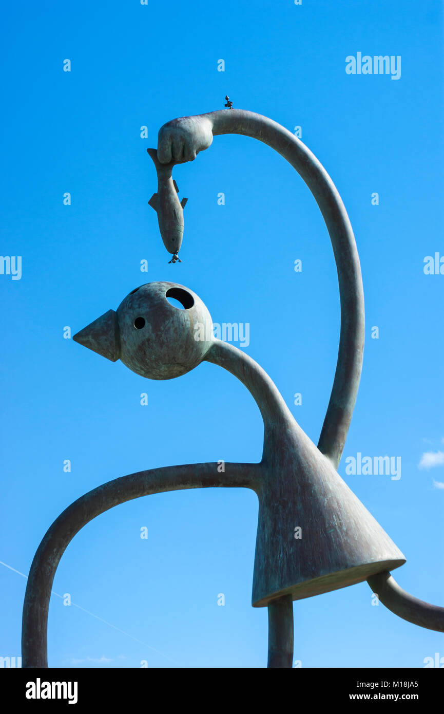 Herring Eater. Bronze sculpture by Tom Otterness. Fairytale Sculptures ...