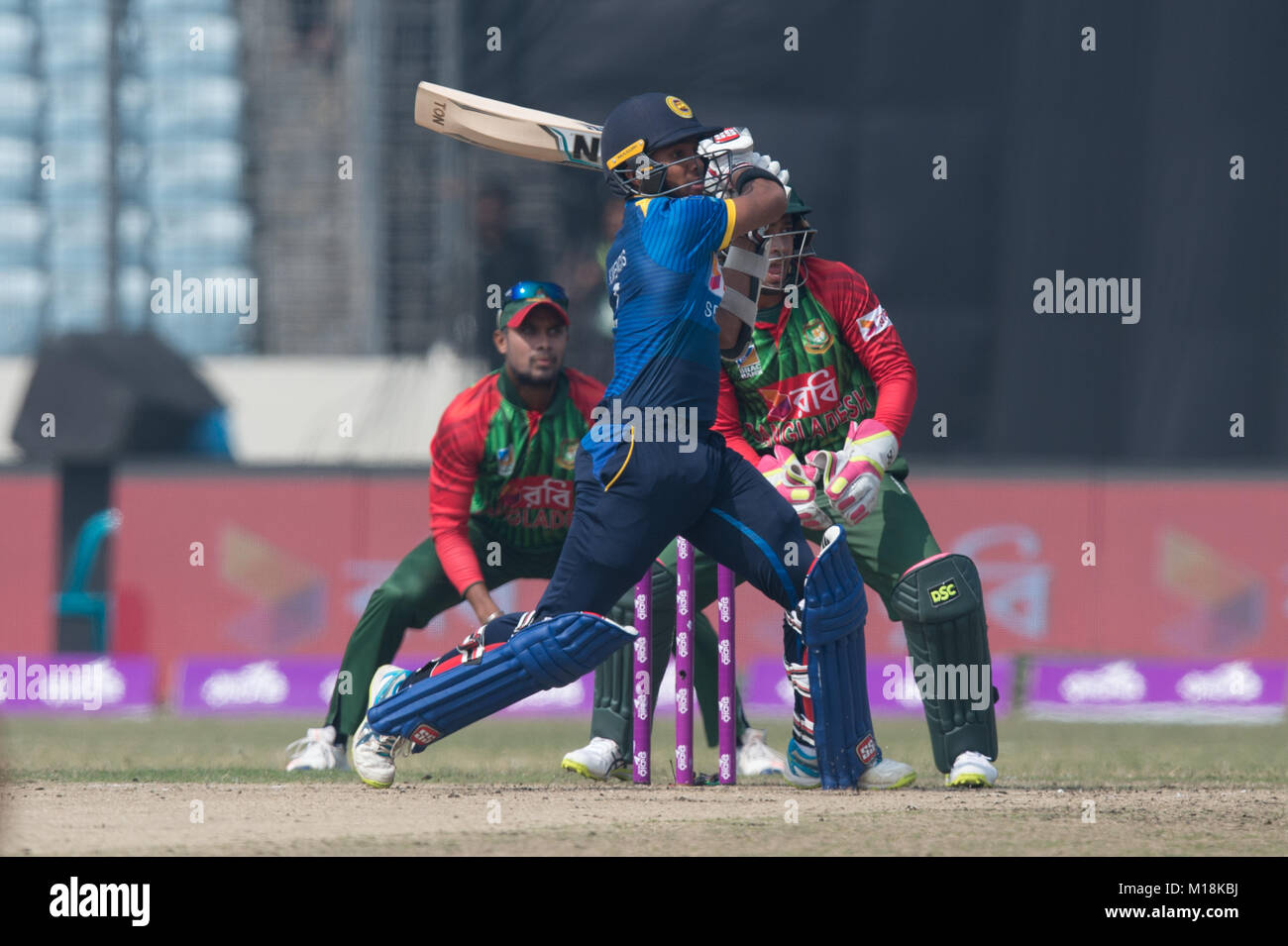 Dhaka, Bangladesh. 27th Jan, 2018. Sri Lankan cricketer Kusal Mendis (C ...
