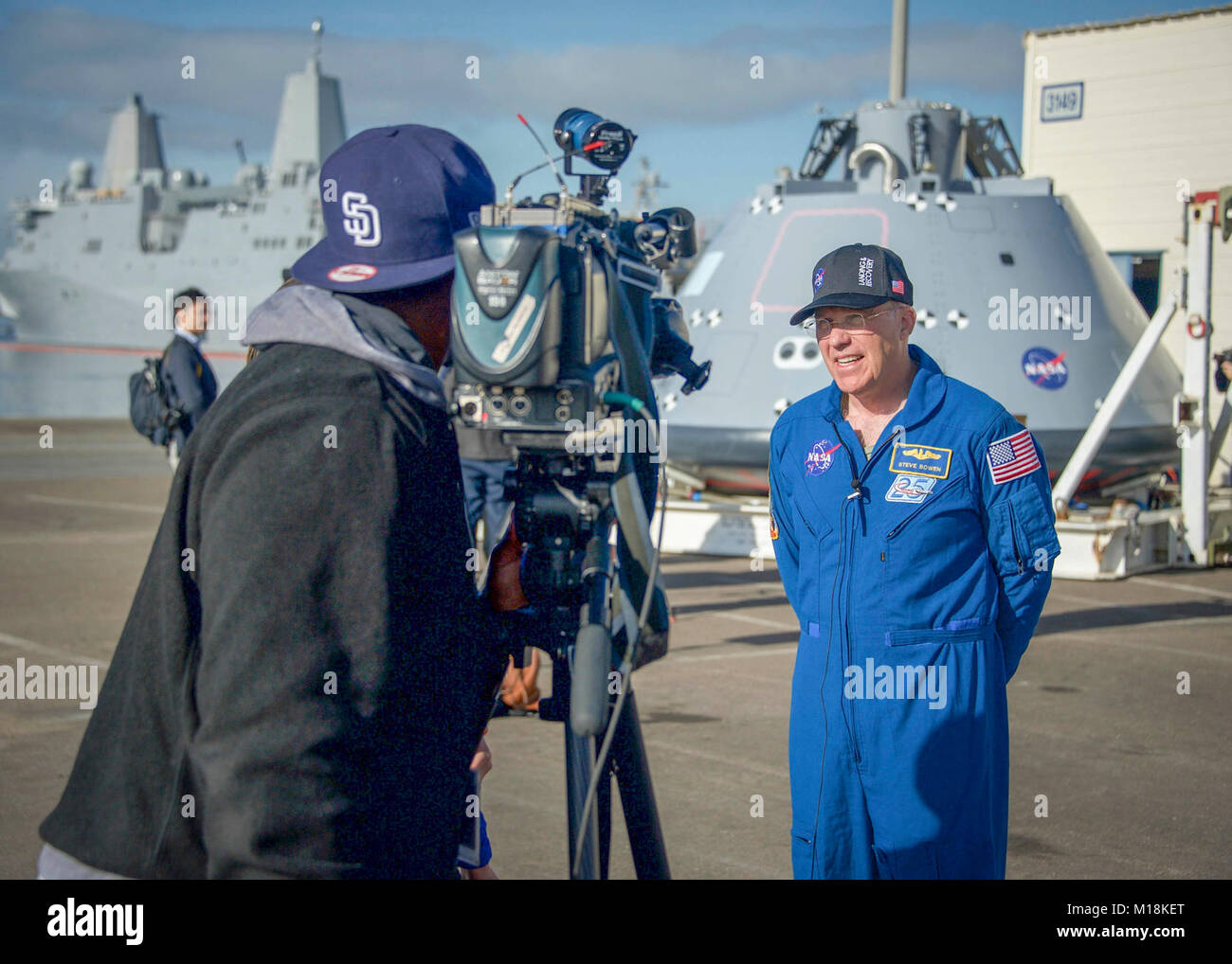 Astronaut stephen bowen hi-res stock photography and images - Alamy