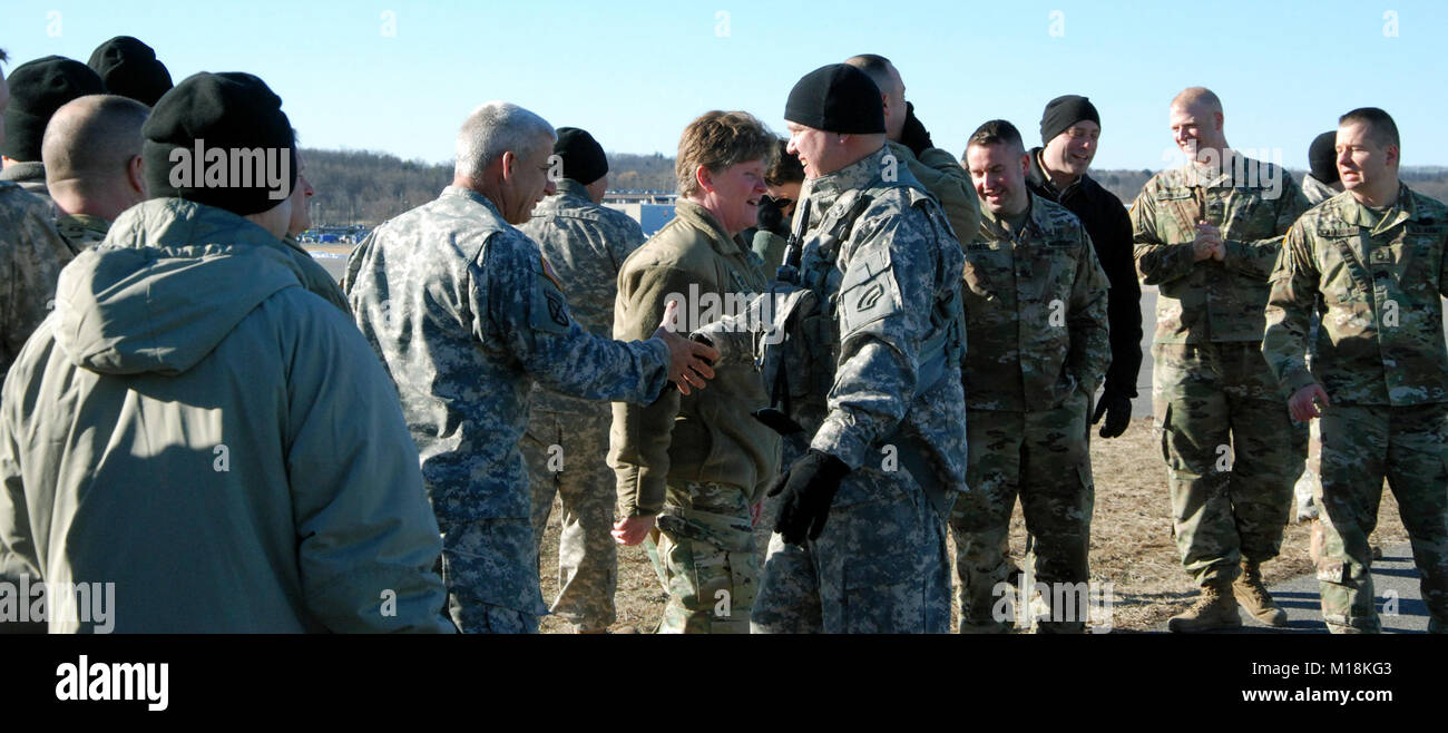 New York Army National Guard Soldiers greet Chief Warrant Officer 5 ...