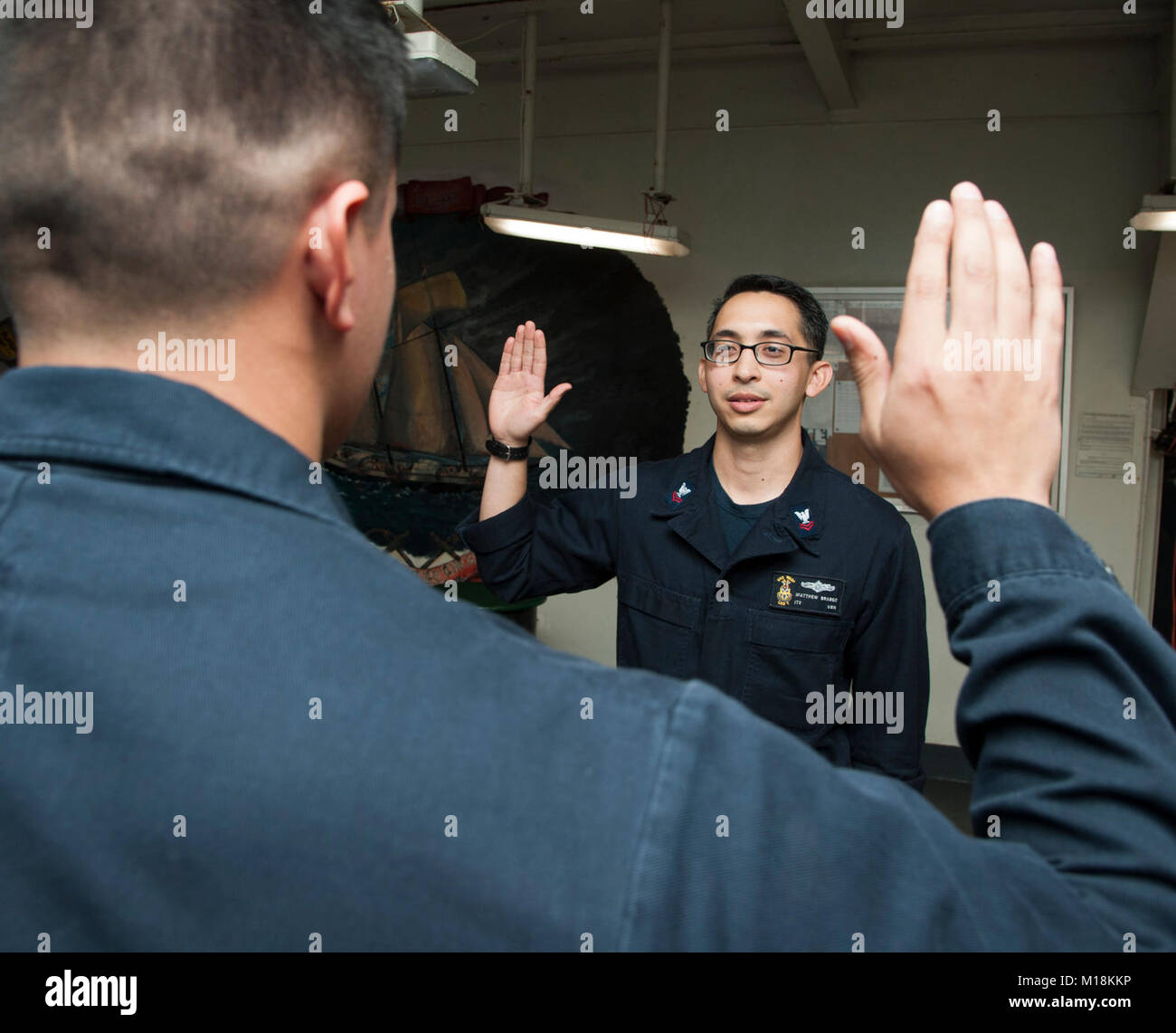 US sailors swear oath Stock Photo - Alamy