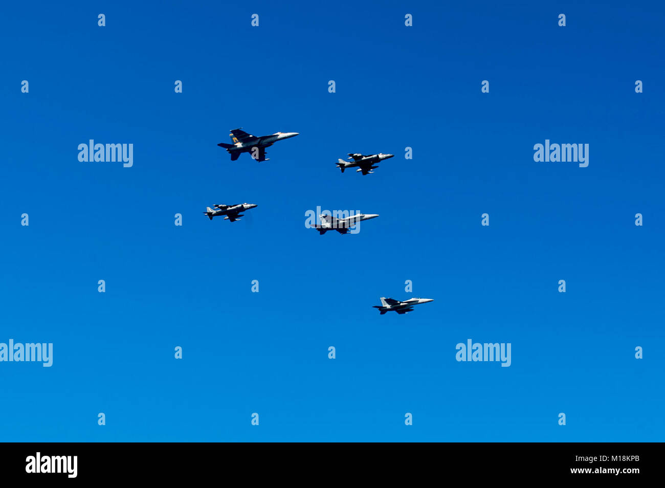 PACIFIC OCEAN – AV-8B Harriers with the 15th Marine Expeditionary Unit ...