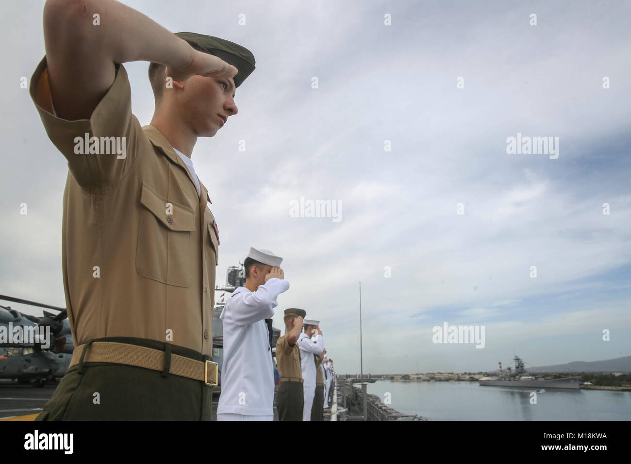 U s naval vessels marines hi-res stock photography and images - Alamy
