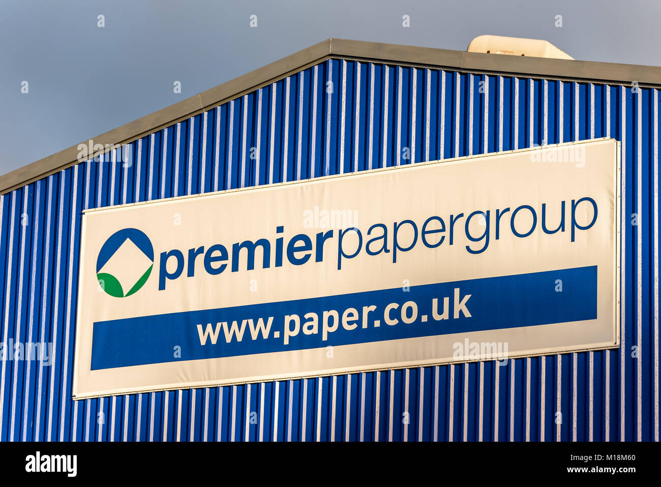 Cobblers shop sign hi-res stock photography and images - Alamy