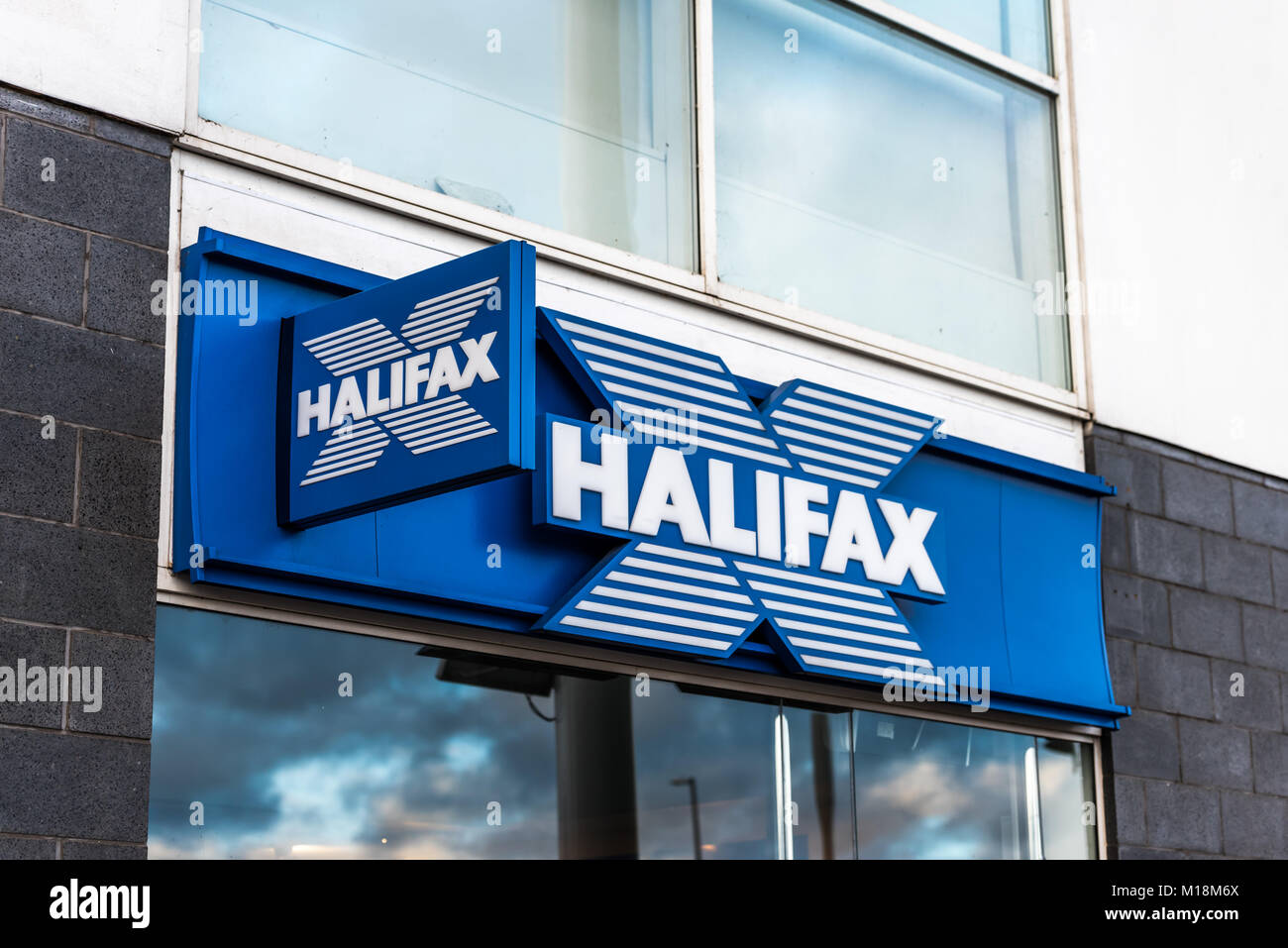 Nationwide and halifax sign hi-res stock photography and images - Alamy