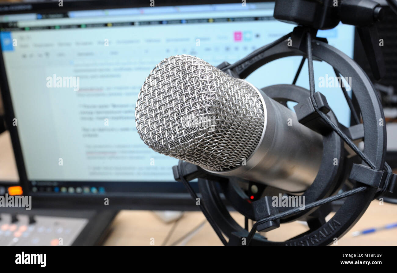 Microphone set up hi-res stock photography and images - Alamy