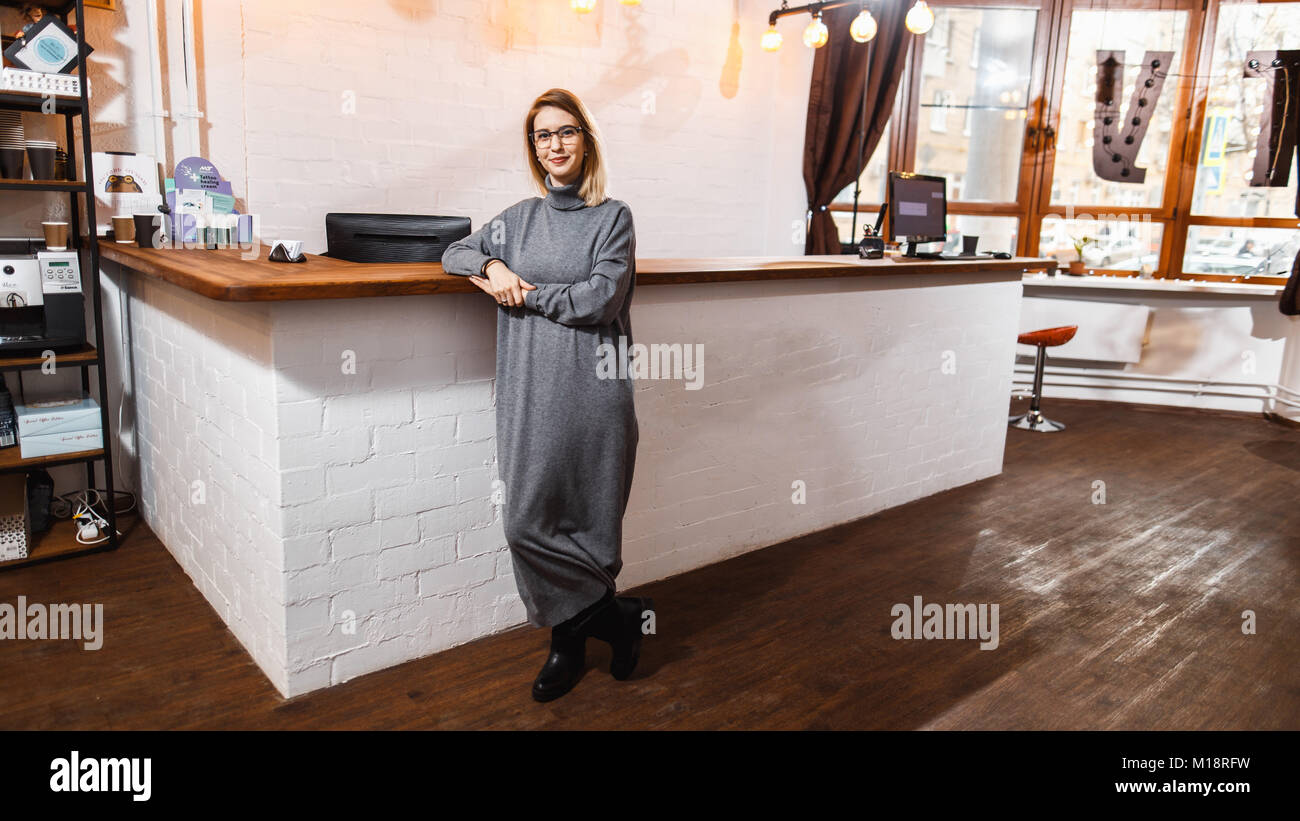 Friendly reception hi-res stock photography and images - Alamy