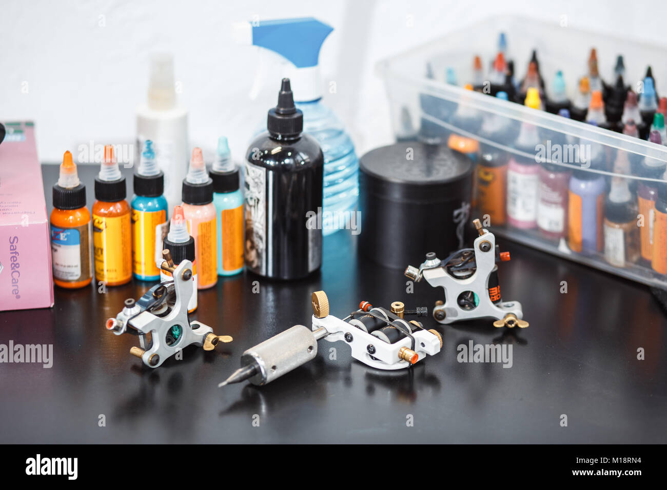 Tattoo gun hi-res stock photography and images - Alamy