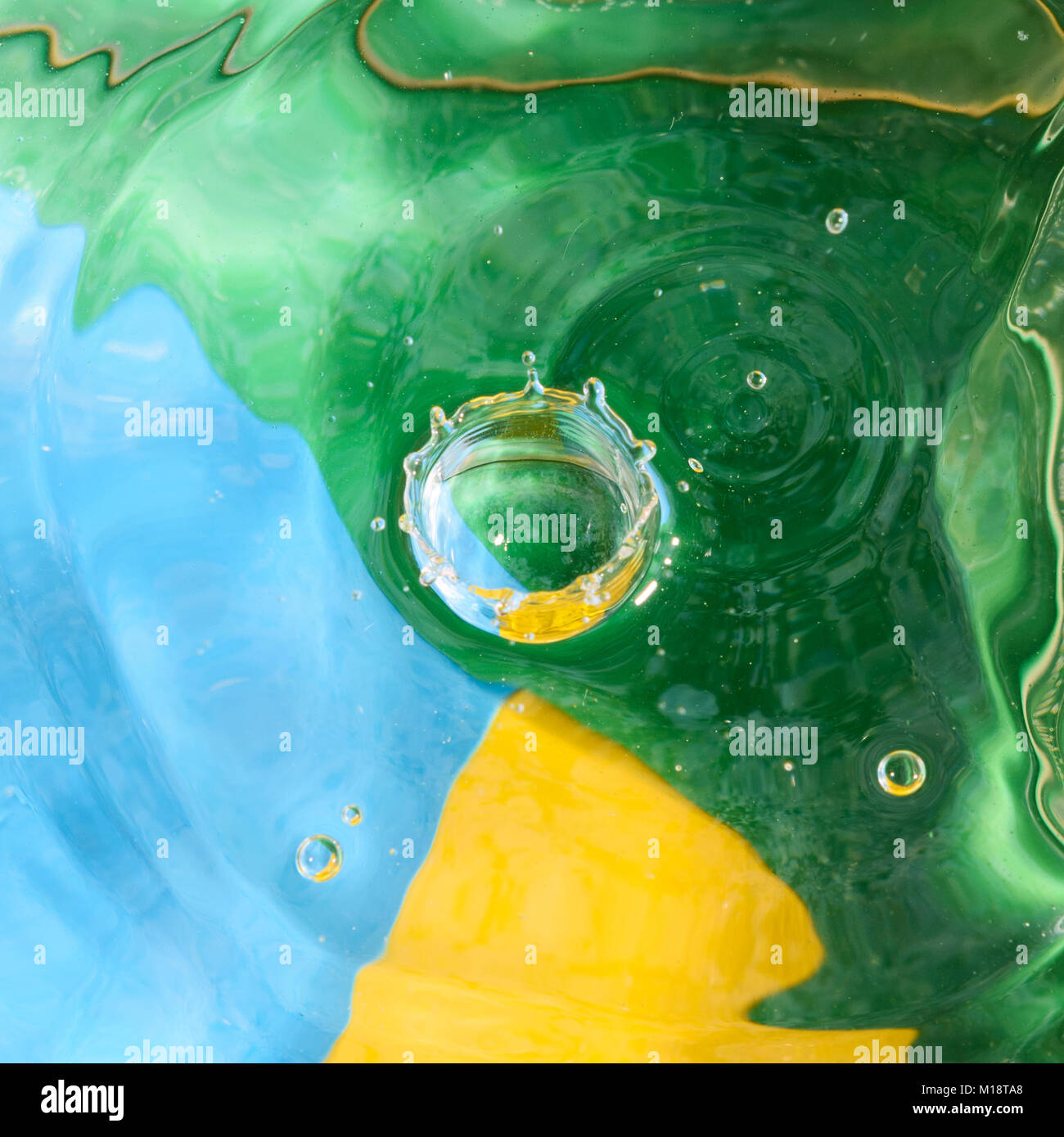 How to do water droplet photography hi-res stock photography and images ...