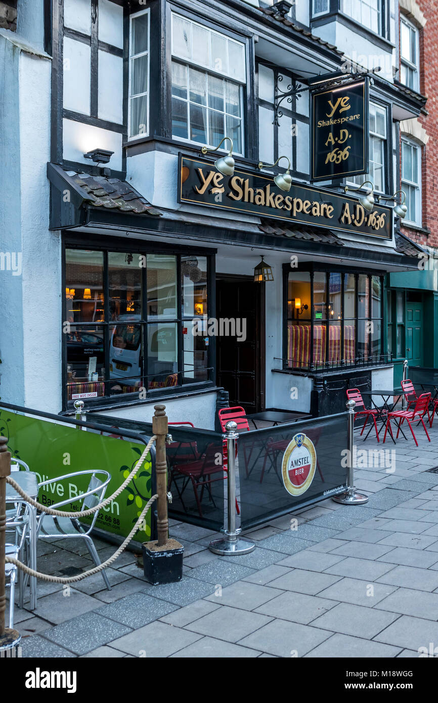 The Shakespeare pub c1630. Bristol, UK Stock Photo - Alamy