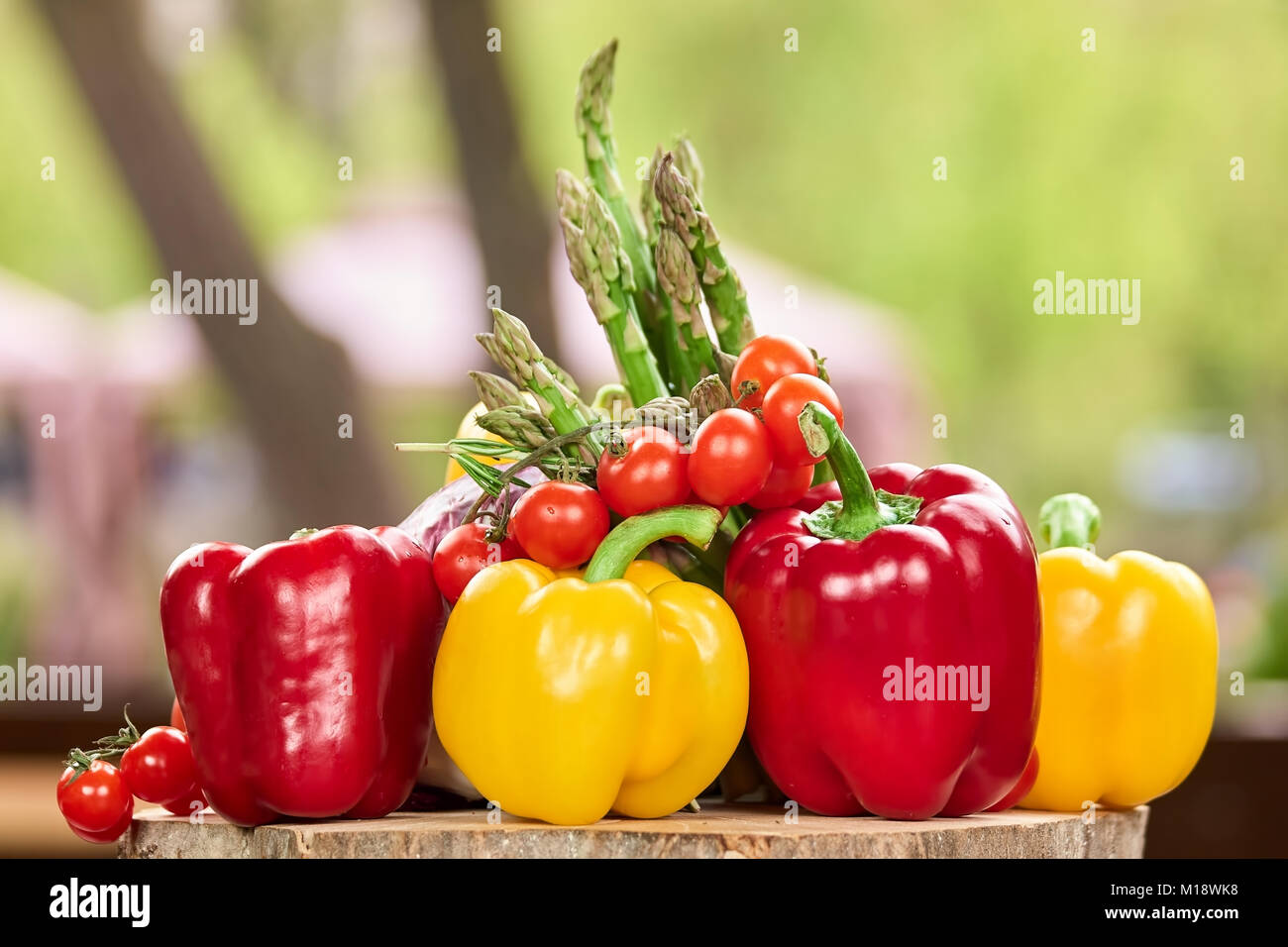Pile of vegetables hi-res stock photography and images - Alamy