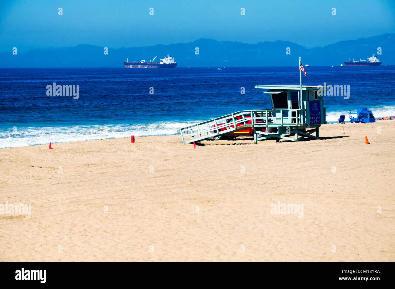 A lifeguard post near the Pacific Ocean off of Manhattan Beach ...