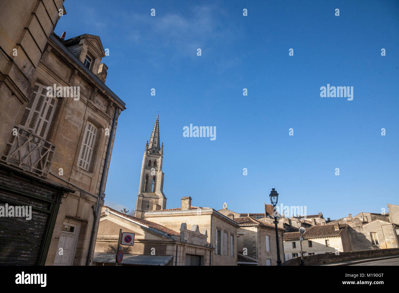 Eglise collegiale hi-res stock photography and images - Alamy