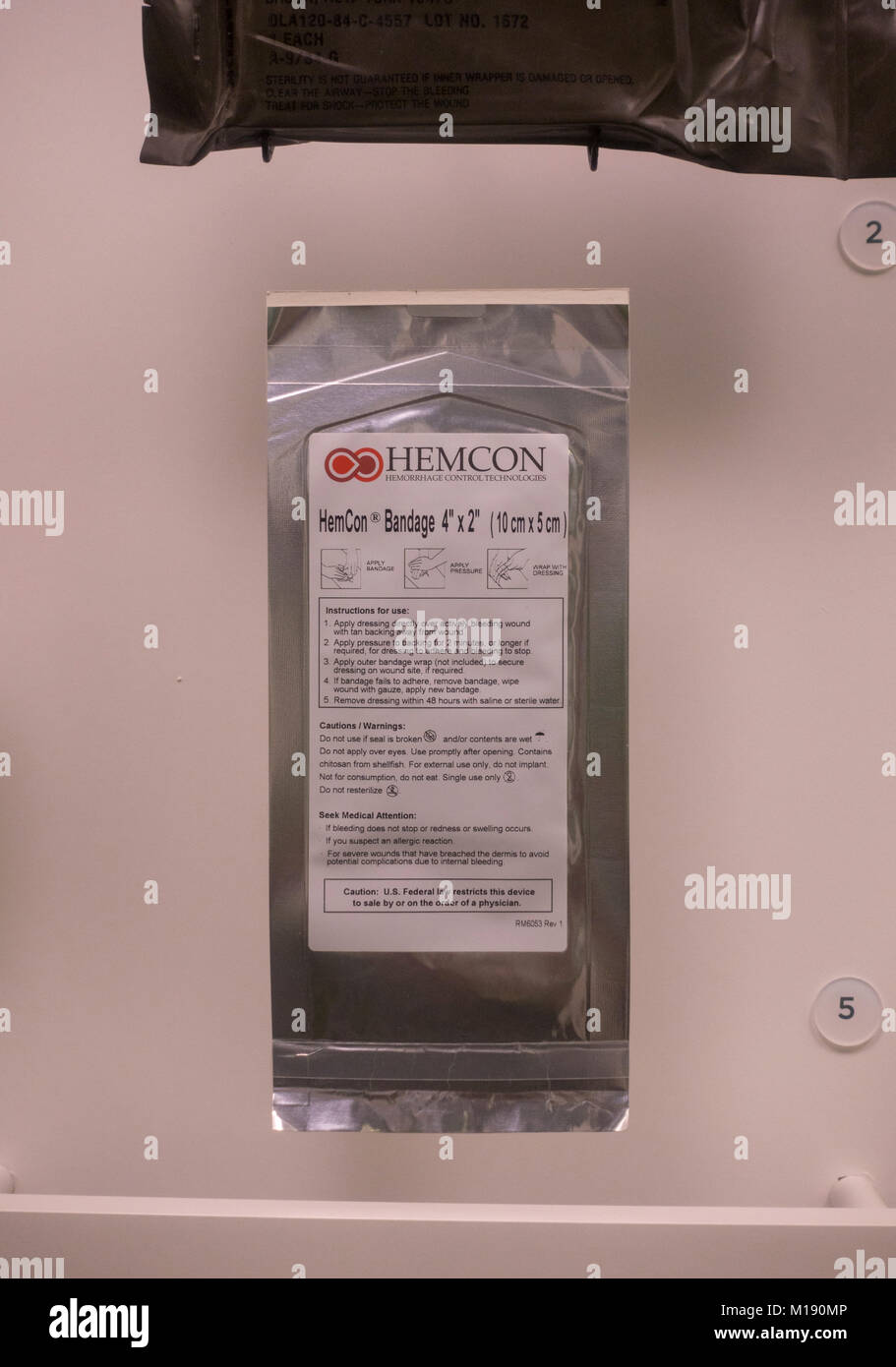 Hemcon bandage hi-res stock photography and images - Alamy
