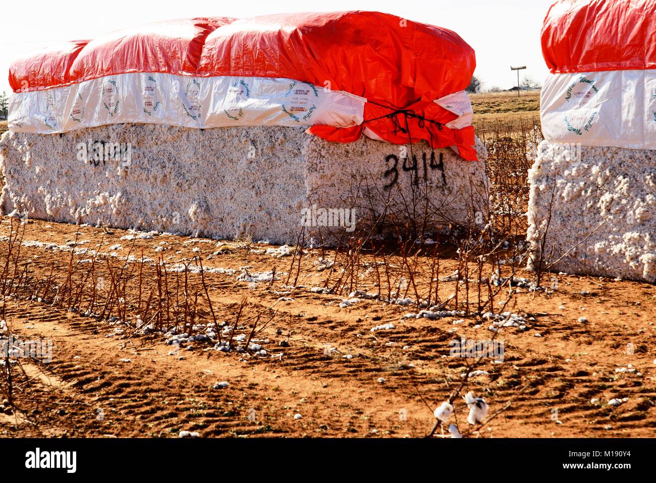 Piles of cotton hi-res stock photography and images - Alamy