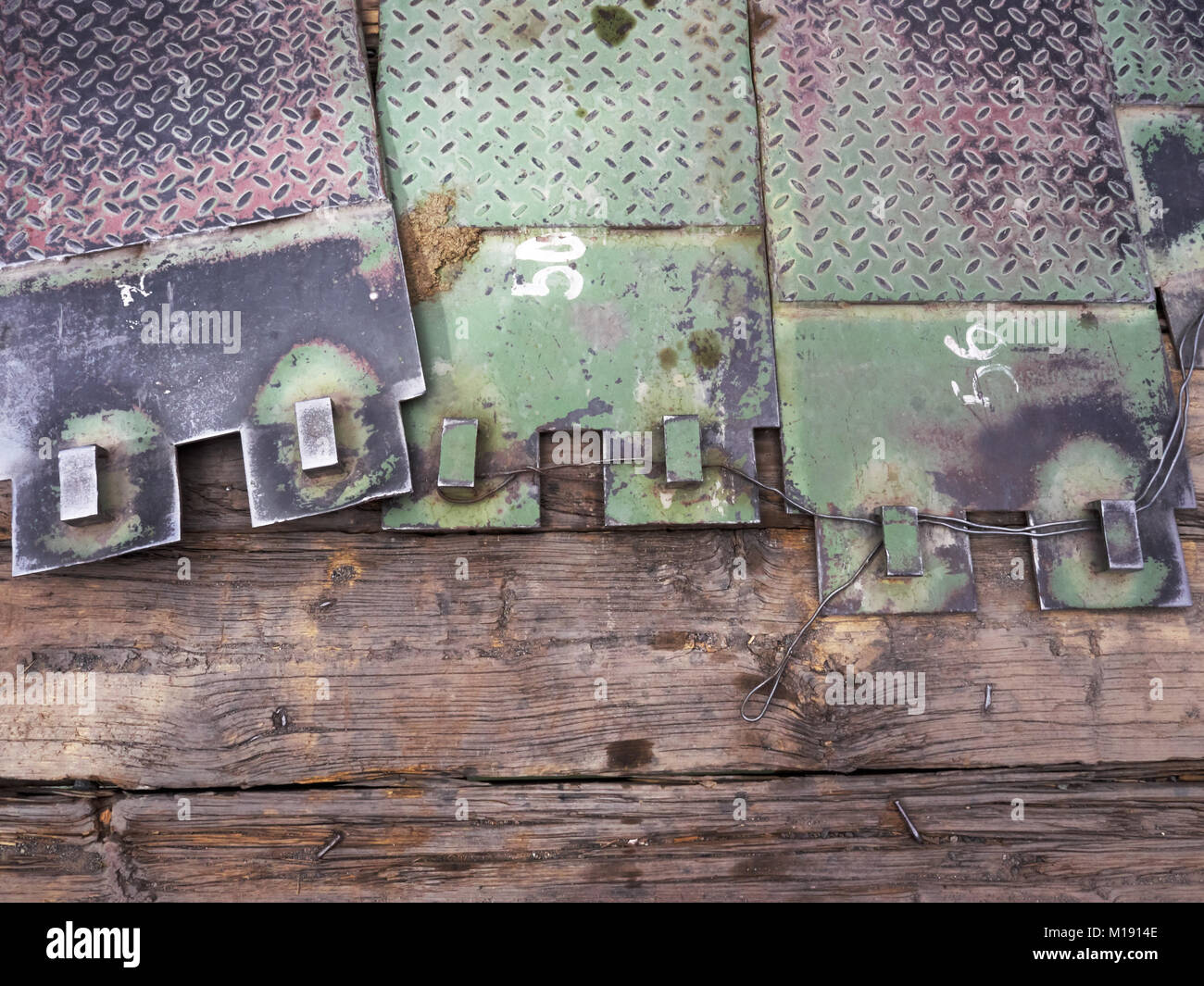 Grunge green metal plate rivet hi-res stock photography and images - Alamy