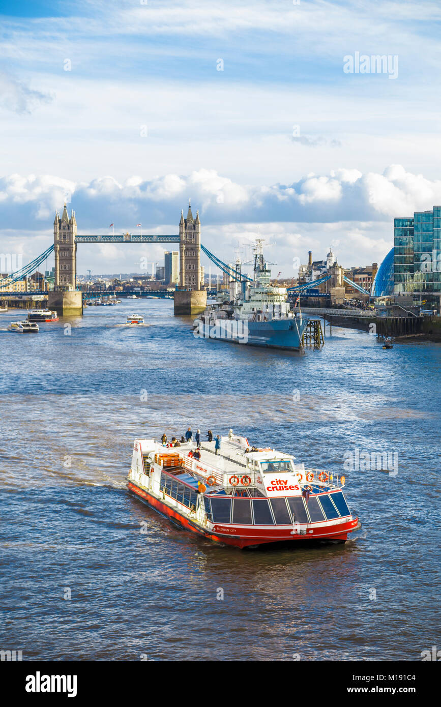 Sightseeing in the capital: City Cruises pleasure boat cruising by HMS ...