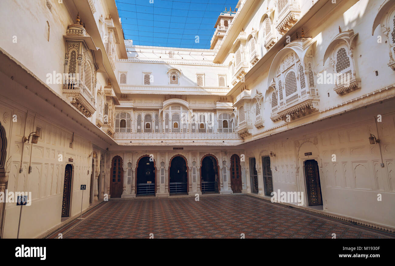 Design chintamani hi-res stock photography and images - Alamy