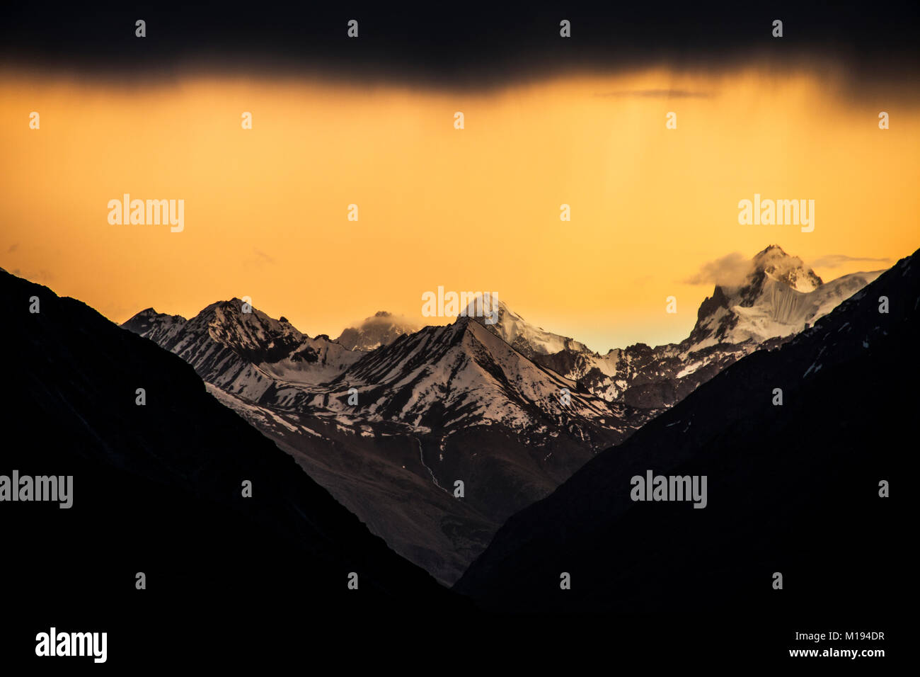 Heavy sunset clouds hi-res stock photography and images - Alamy