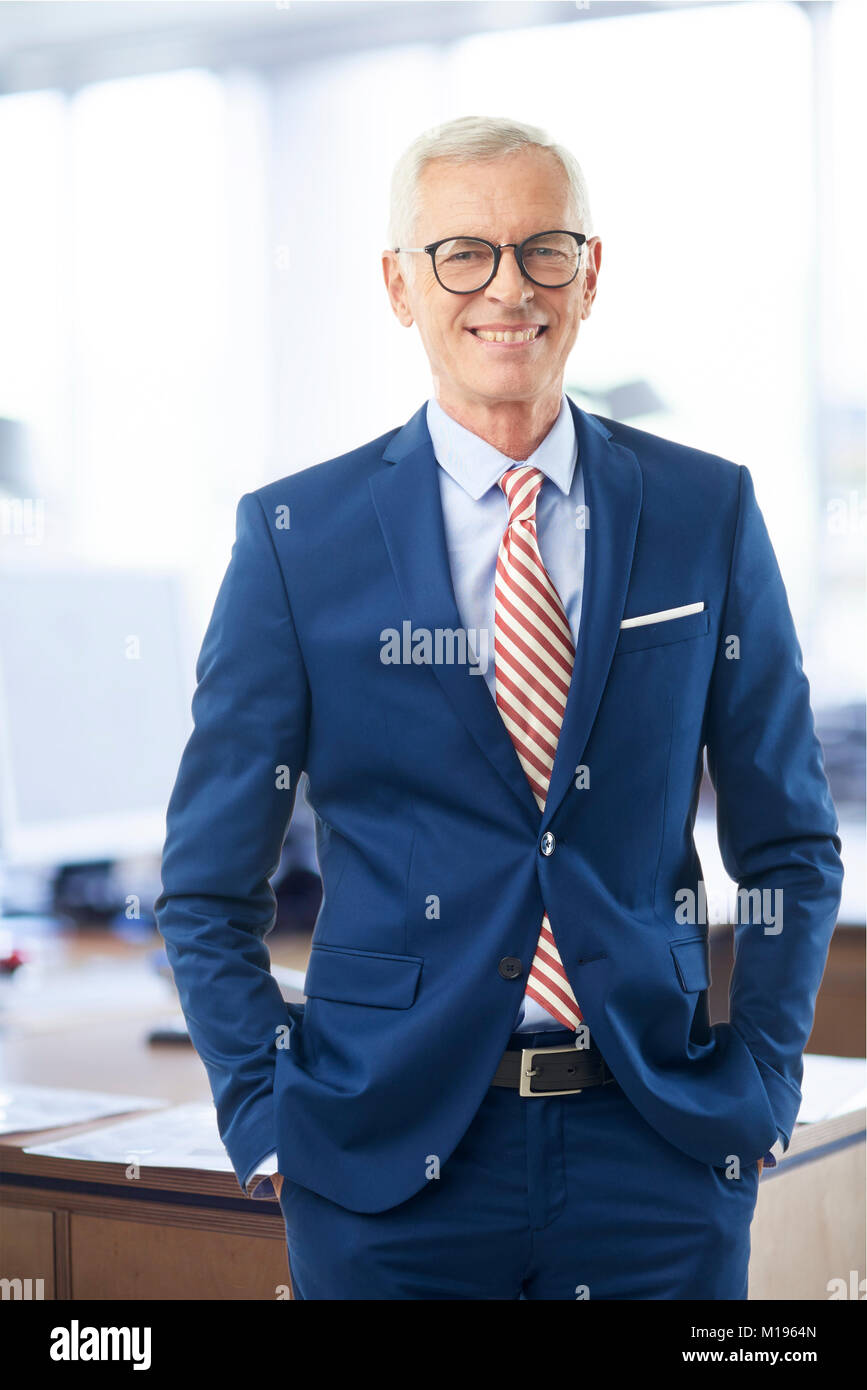 Senior sales hi-res stock photography and images - Alamy