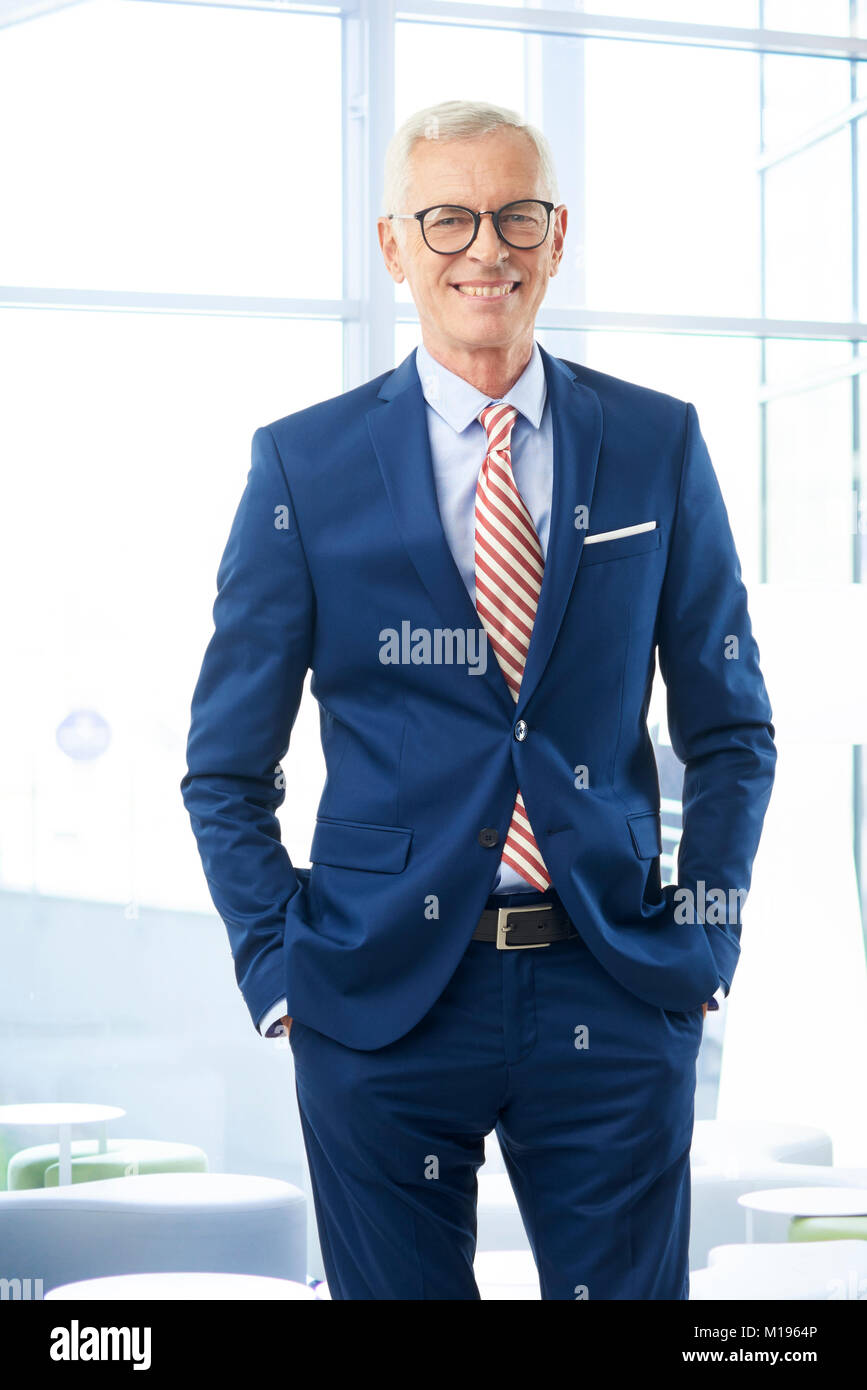 Senior sales hi-res stock photography and images - Alamy