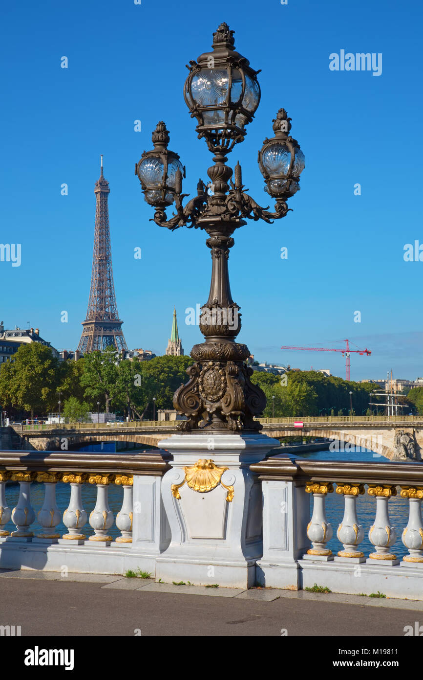Alexander 3rd bridge lamp hi-res stock photography and images - Alamy