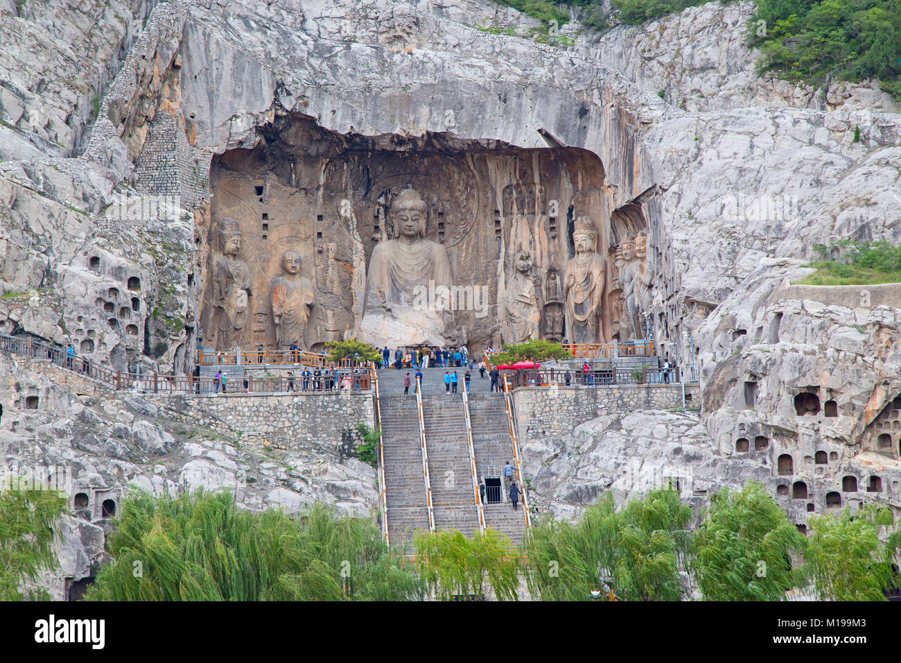 Famous Longmen Grottoes (statues of Buddha and Bodhisattvas carved in ...