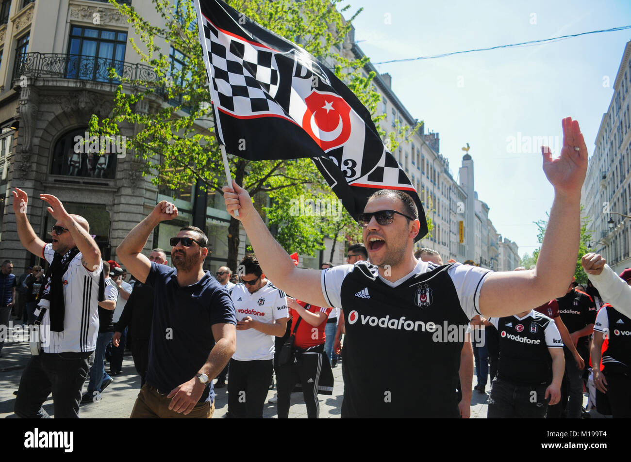 Europa League: Besiktas' fans celebrate in the streets of Lyon, hours ...