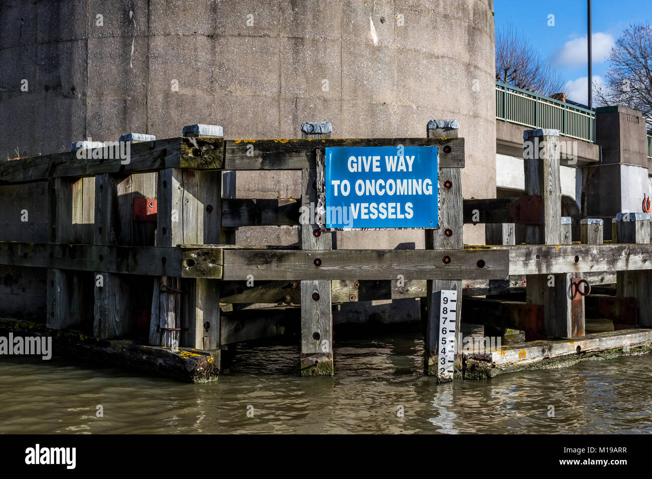 Give Way, Princes Street Bridge, Bristol, UK Stock Photo - Alamy
