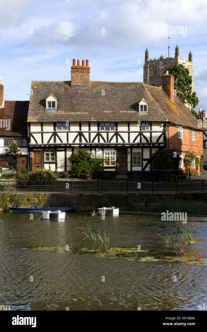 Picturesque riverside cottages in Tewkesbury, Gloucestershire, Severn ...