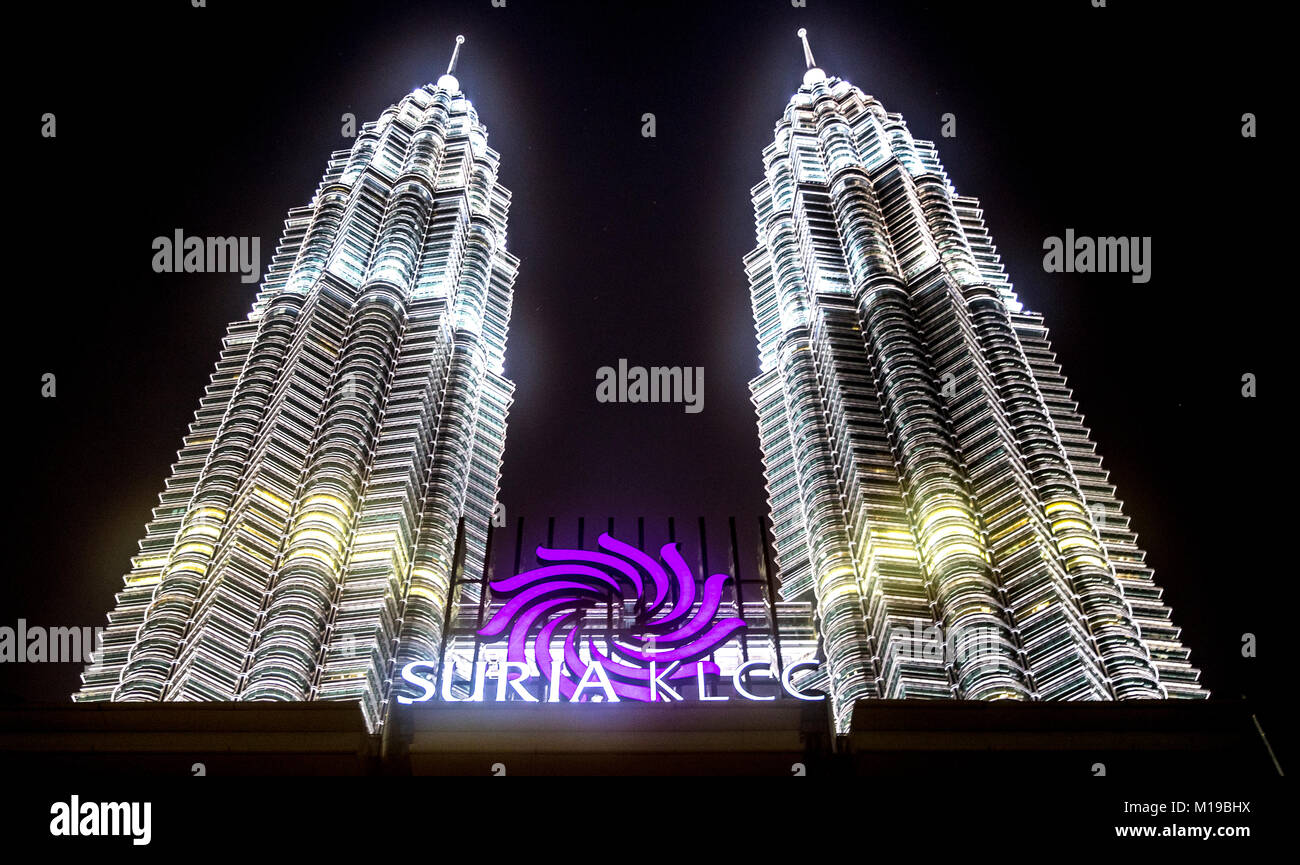 KLCC - Malaysia Twin Patronas Towers Stock Photo - Alamy
