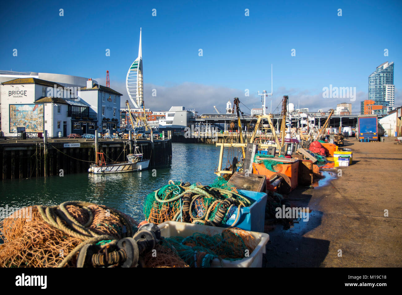 Portsmouth historic docks sailing hi-res stock photography and images ...
