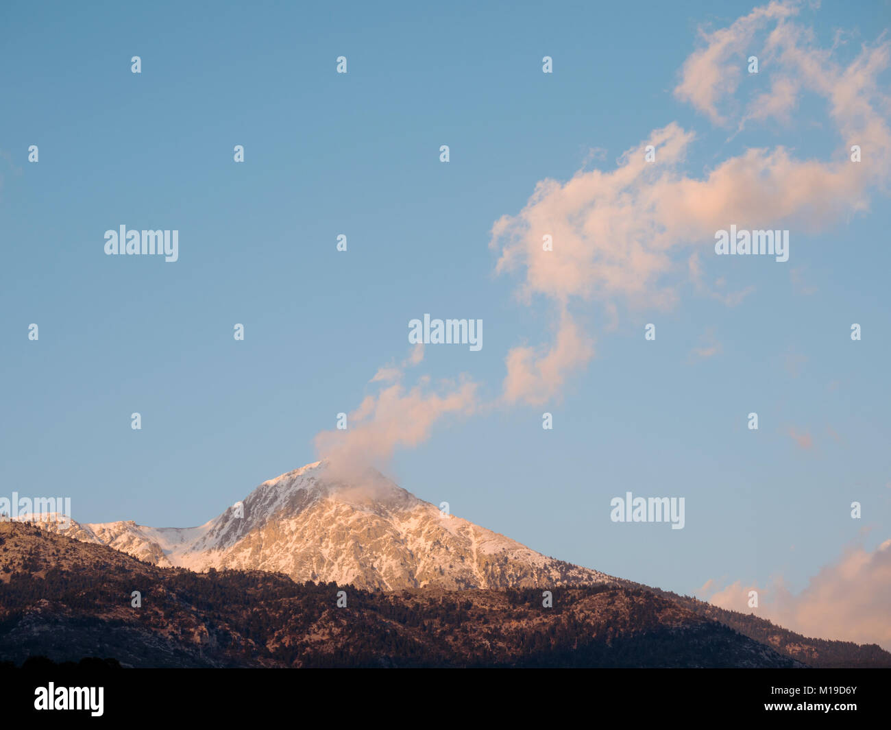 Helmos mountain hi-res stock photography and images - Alamy