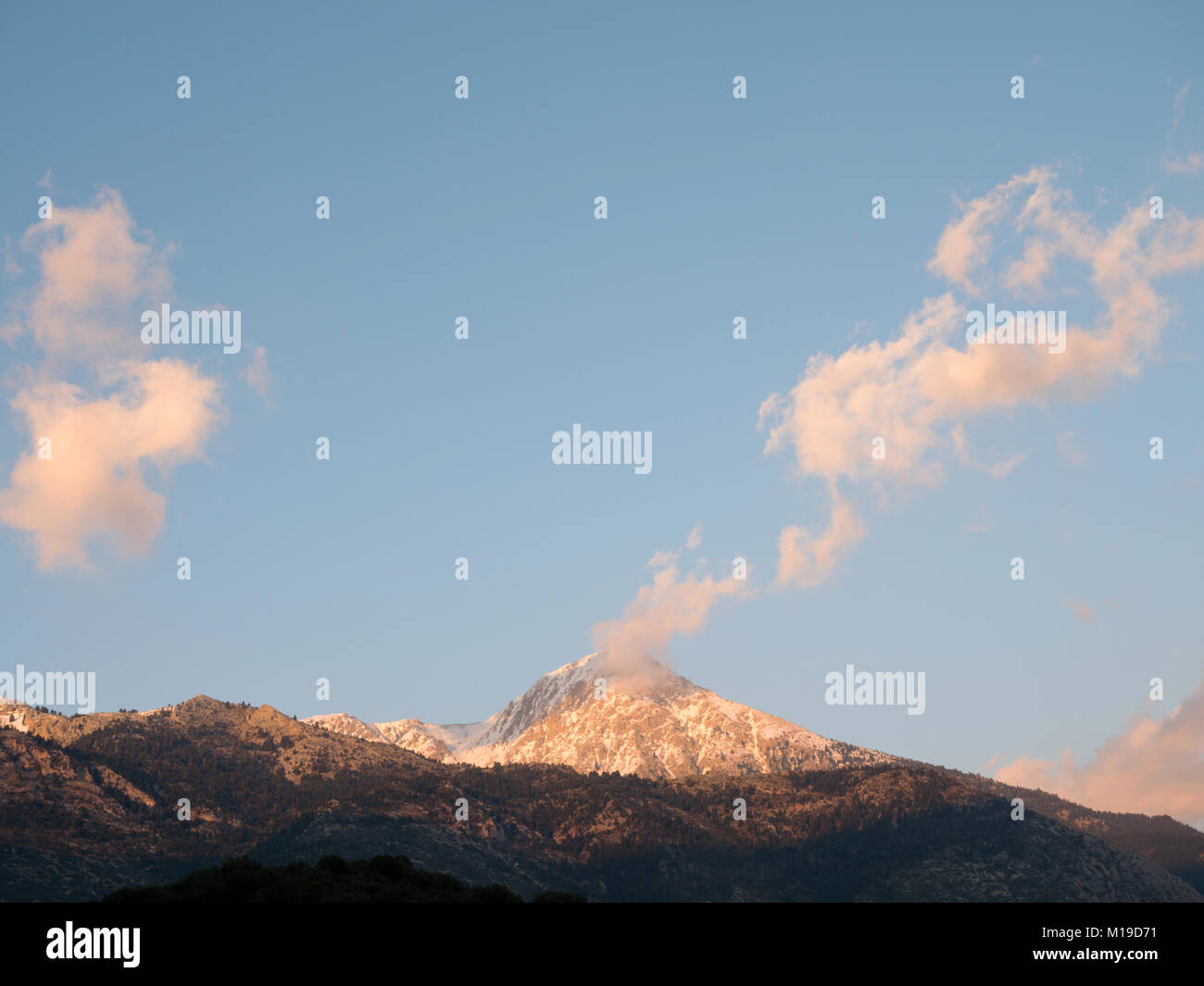Helmos mountain hi-res stock photography and images - Alamy