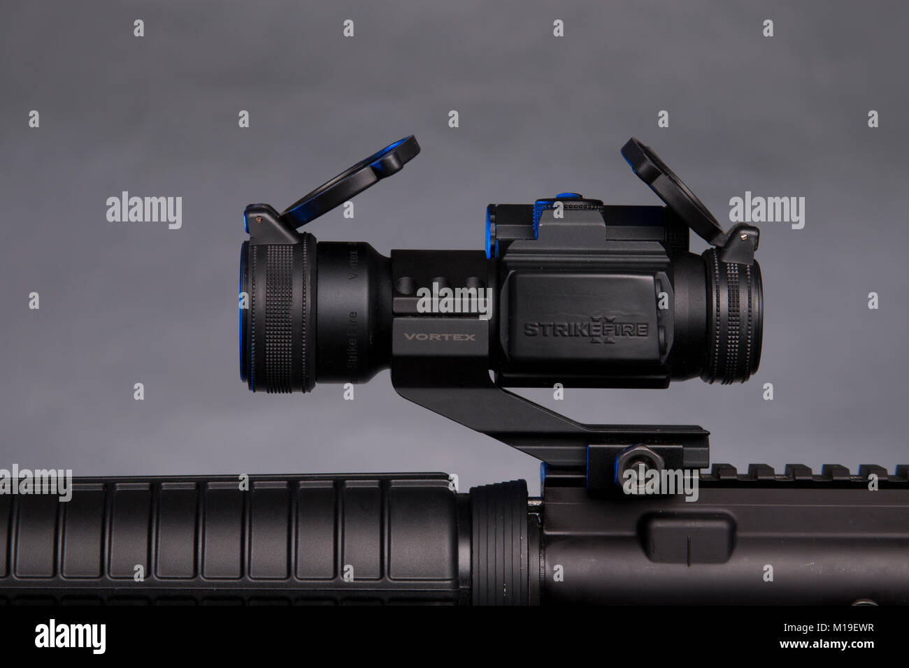 Vortex Strikefire II Red Dot Sight Stock Photo - Alamy