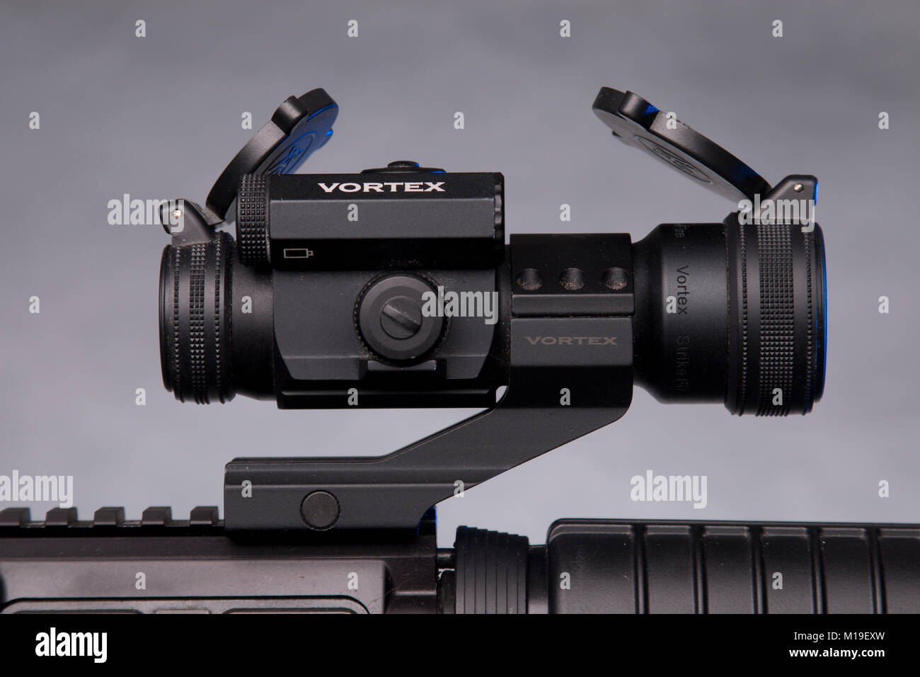 Vortex Strikefire II Red Dot Sight Stock Photo - Alamy