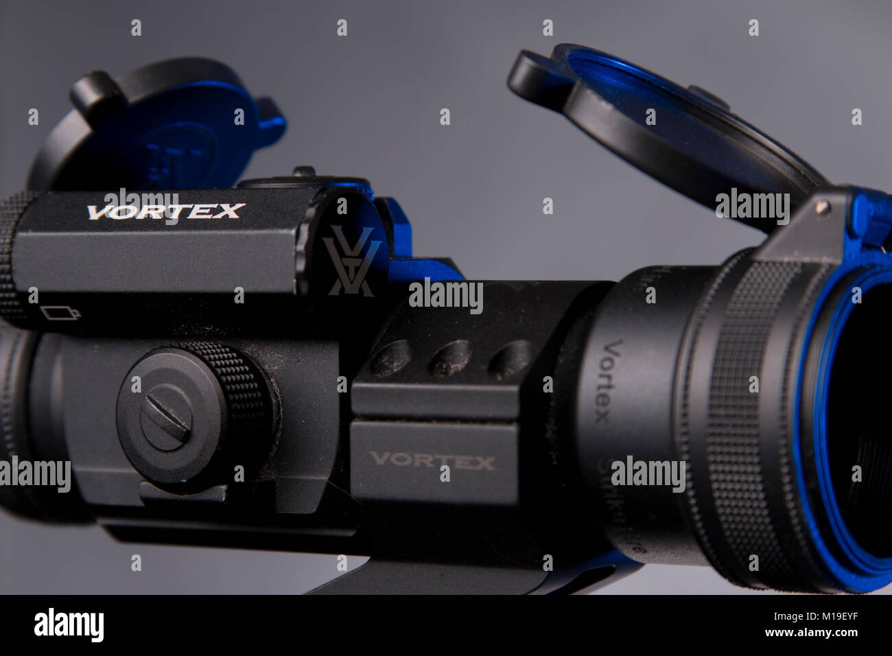 Vortex Strikefire II Red Dot Sight Stock Photo - Alamy