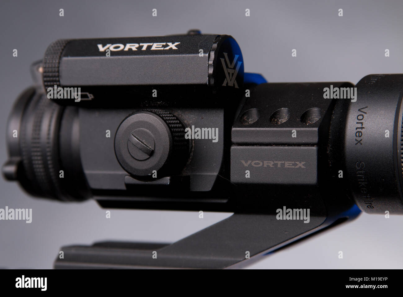 Vortex Strikefire II Red Dot Sight Stock Photo - Alamy