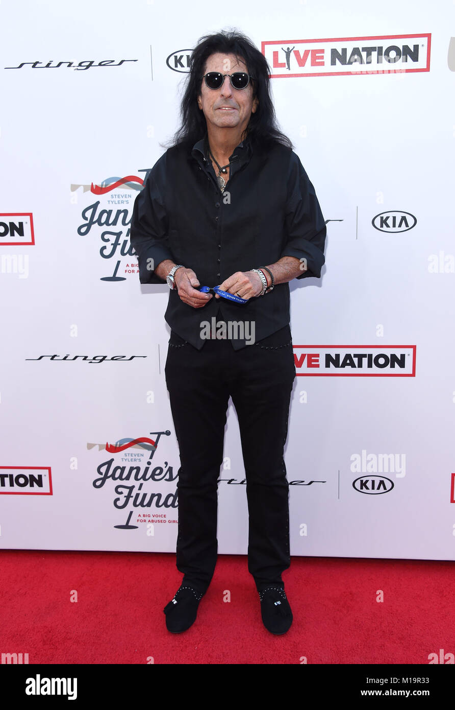 Alice cooper arrives hi-res stock photography and images - Alamy