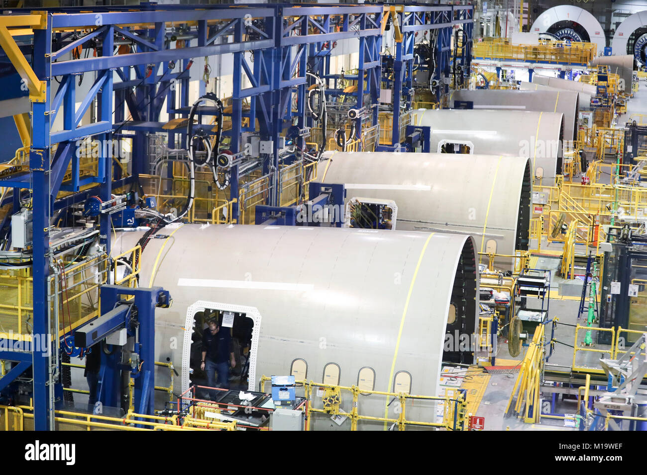 Boeing 787 dreamliner assembly hi-res stock photography and images - Alamy