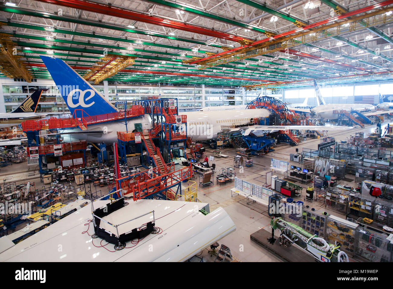 Boeing 787 dreamliner assembly hi-res stock photography and images - Alamy