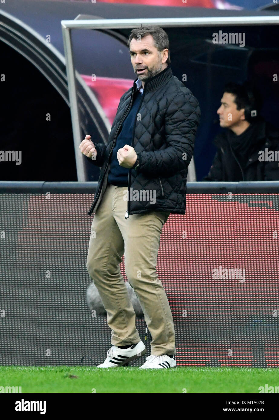 Leipzig, Deutschland. 27th Jan, 2018. coach Bernd HOLLERBACH (HH ...