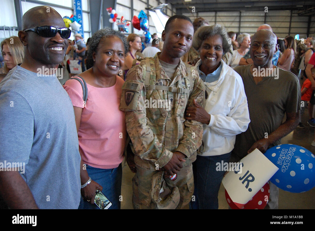 About 160 soldiers from the Cal Guard's 649th Engineer Company returned ...