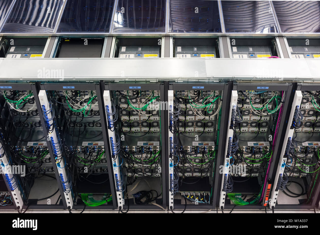 Data center hi-res stock photography and images - Alamy